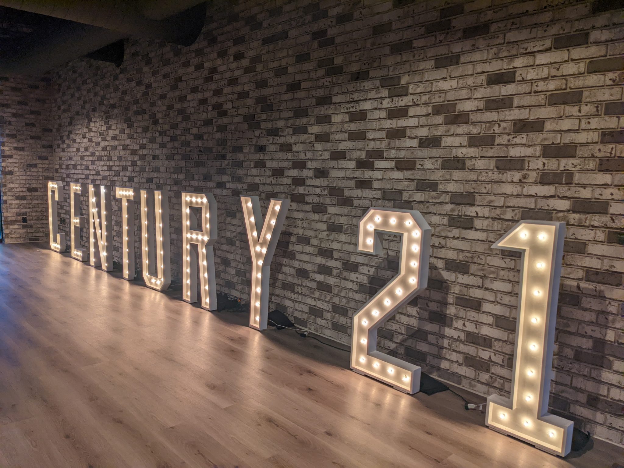 Jennifer Clark, REALTOR ® with Century21 Signature Real Estate